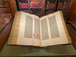 Gutenberg-Bibel einfach erklärt mit Steckbrief, Fragen & Antworten ...